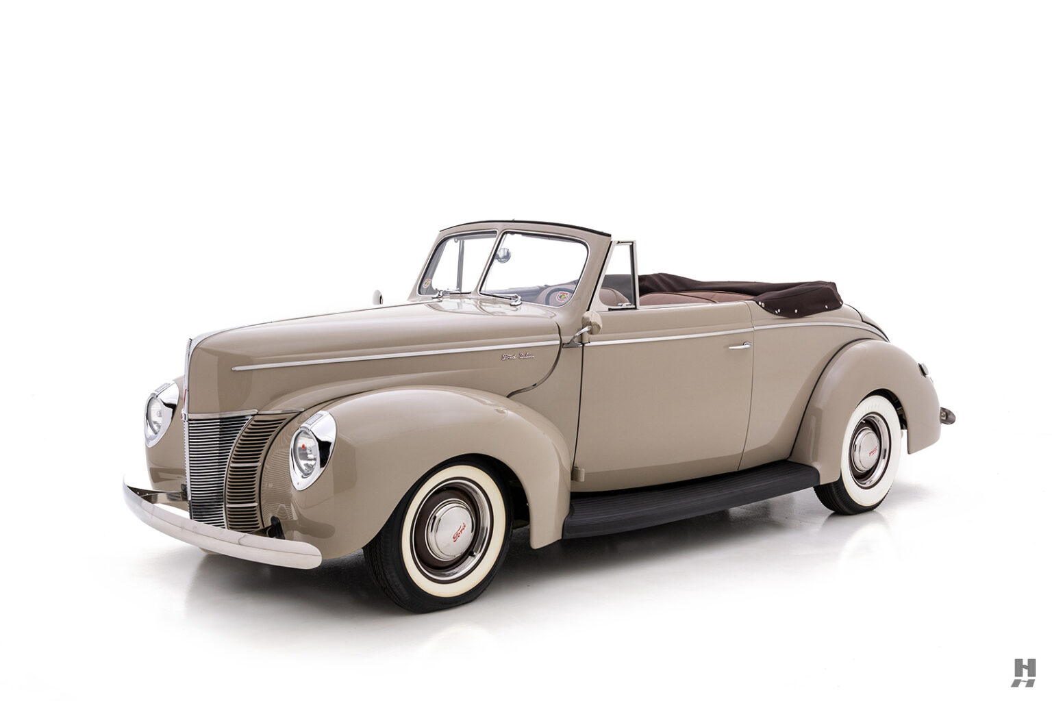 1940 Ford DeLuxe Convertible Coupe