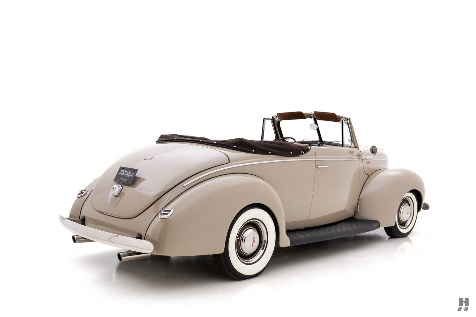 1940 Ford DeLuxe Convertible Coupe