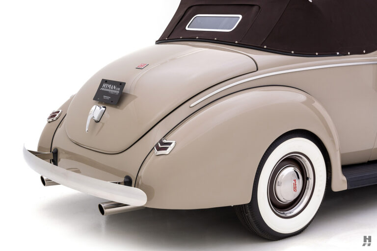 1940 Ford DeLuxe Convertible Coupe