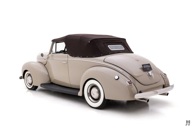 1940 Ford DeLuxe Convertible Coupe